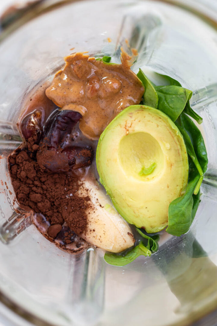 Smoothie Recipe with Avocado: 3 Delicious Ideas (Vegan + Gluten-free)