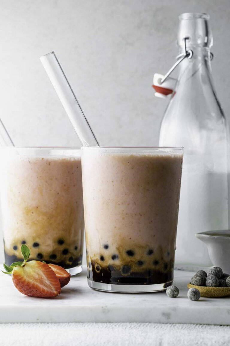 Boba Tea Smoothie Recipe (Shake) with Strawberries