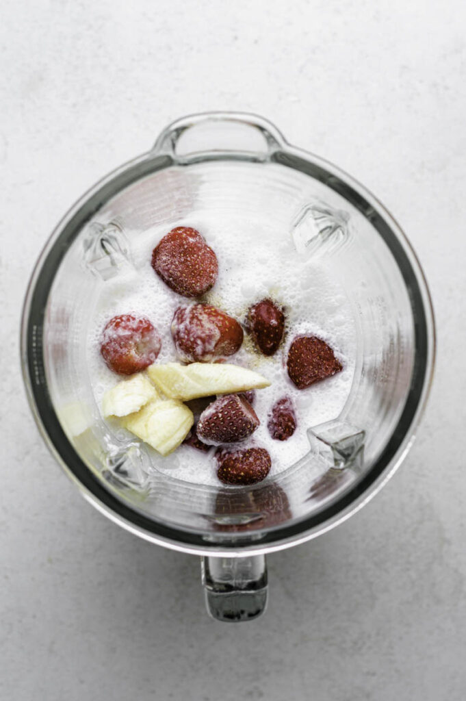 Boba Tea Smoothie Recipe (Shake) with Strawberries