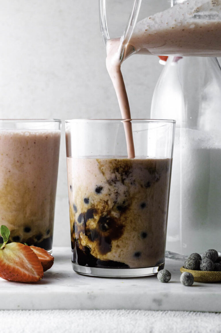Boba Tea Smoothie Recipe (Shake) with Strawberries